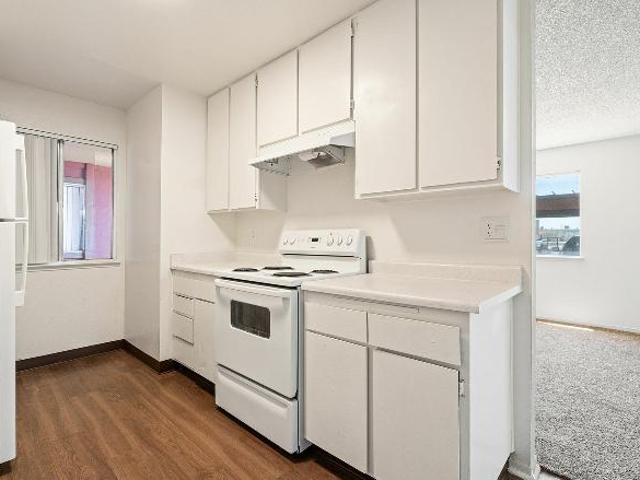1 Br, 1 bath, Apartment 4585 E Mckinley Ave
