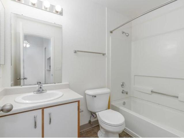 1 Br, 1 bath, Apartment 4505 SW Masters Loop