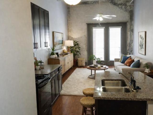 1 Br, 1 bath, Apartment 450 3rd Street