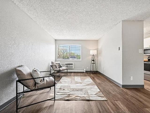 1 Br, 1 bath, Apartment 4510 West Saint Clair Place