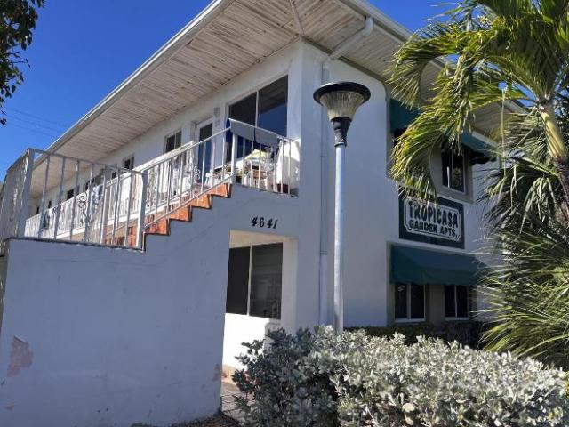 1 Br, 1 bath, Apartment 4641 North Ocean Drive