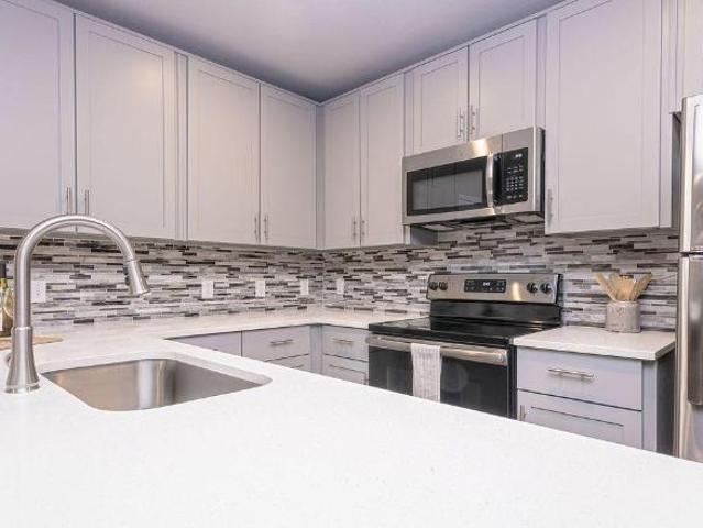 1 Br, 1 bath, Apartment 4650 Cole Ave