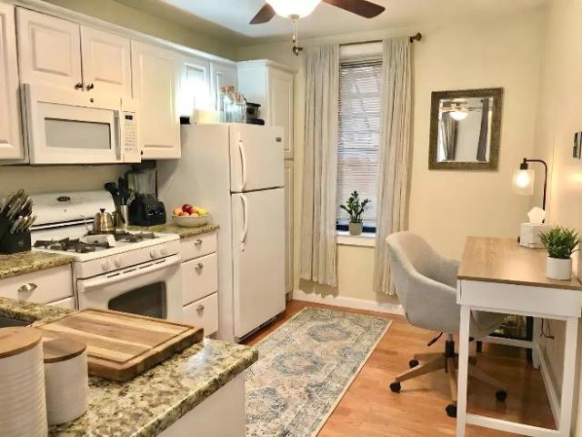1 Br, 1 bath, Apartment 466 Commercial Street