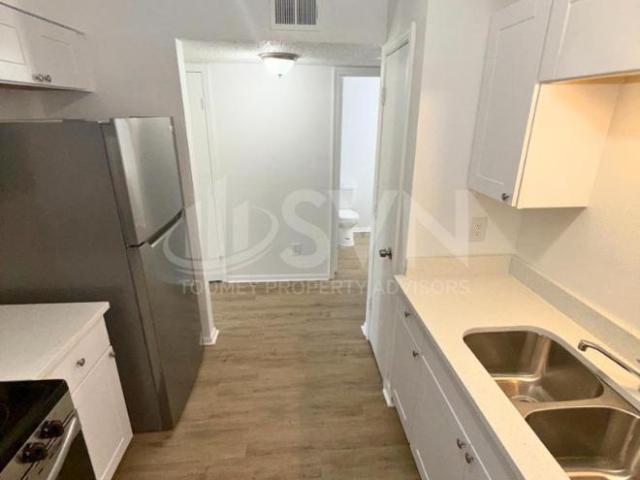 1 Br, 1 bath, Apartment 4600 Twin Oaks Drive