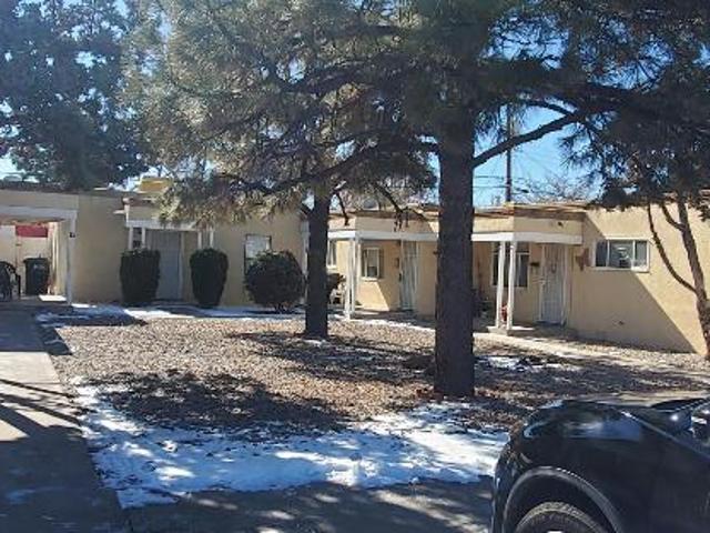 1 Br, 1 bath, Apartment 4600 Zuni Rd SE