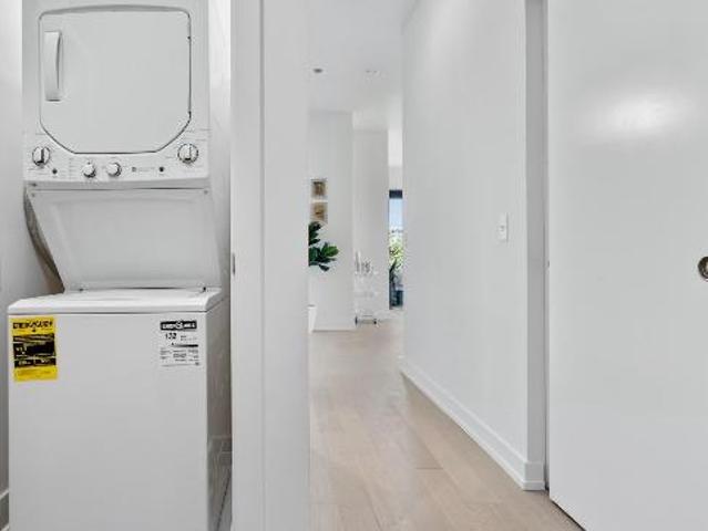 1 Br, 1 bath, Apartment 4600 N Kenmore Ave