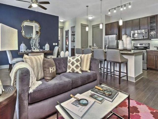 1 Br, 1 bath, Apartment 4600 Roswell Rd
