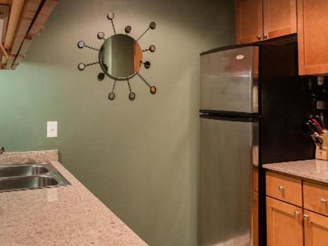 1 Br, 1 bath, Apartment 4607 N Sheridan Rd