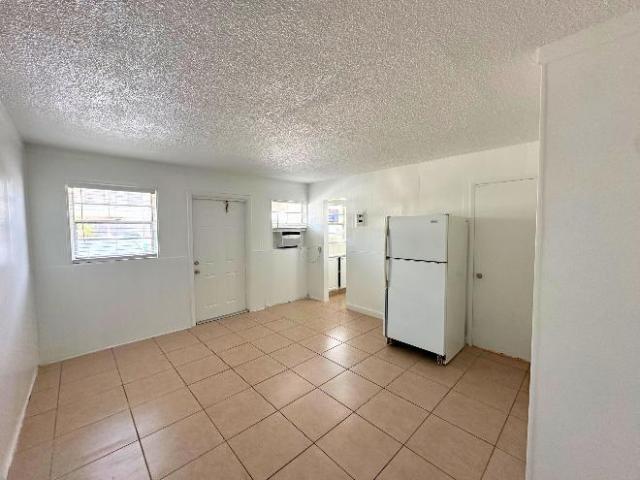 1 Br, 1 bath, Apartment 4611 South Congress Avenue