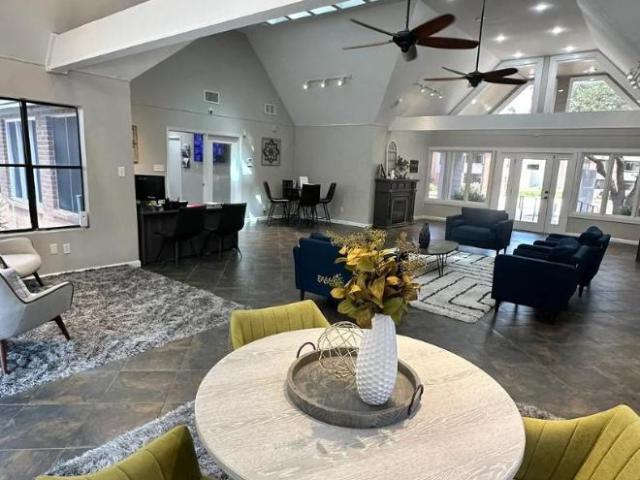 1 Br, 1 bath, Apartment 4633 Sycamore School Road
