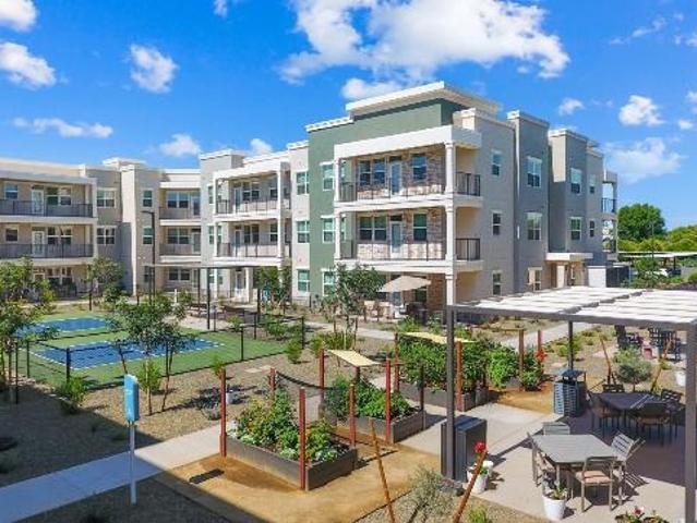 1 Br, 1 bath, Apartment 4755 E Southern Avenue