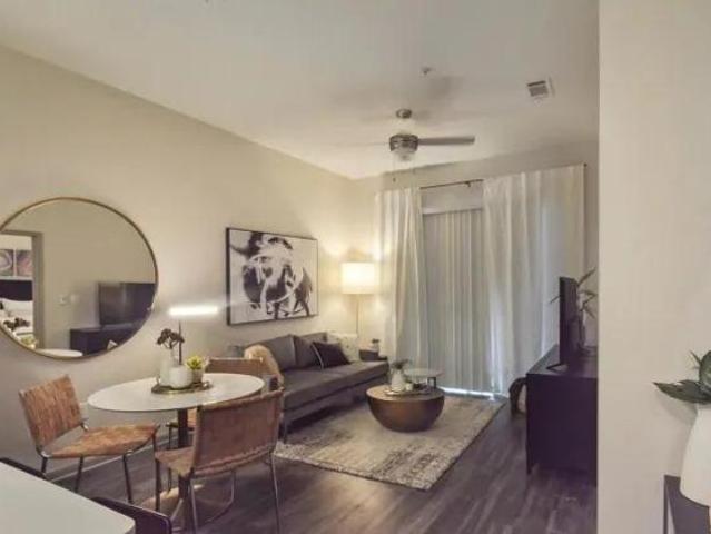 1 Br, 1 bath, Apartment 4755 Gramercy Oaks Dr