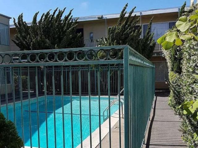 1 Br, 1 bath, Apartment 4737 Artesia Blvd
