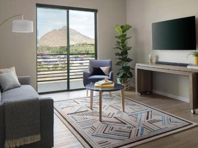 1 Br, 1 bath, Apartment 4735 N Scottsdale Rd