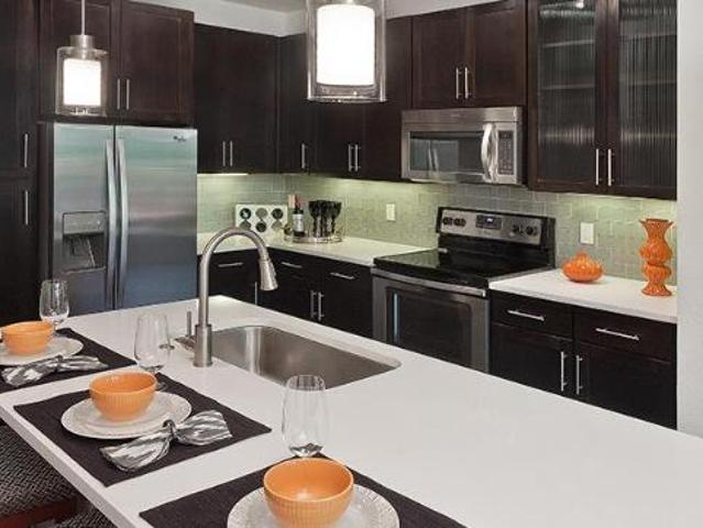 1 Br, 1 bath, Apartment 4848 N Goldwater Blvd