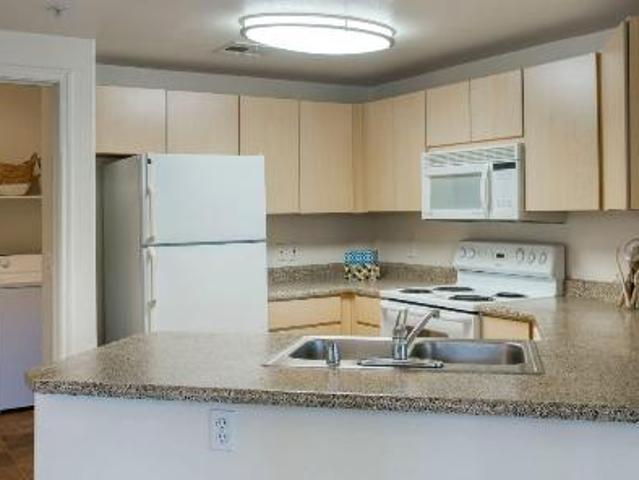 1 Br, 1 bath, Apartment 4800 S Alma School Rd