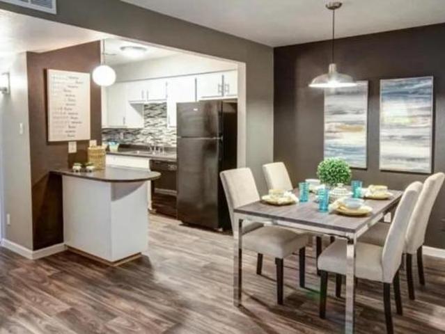 1 Br, 1 bath, Apartment 4949 San Pedro Dr NE