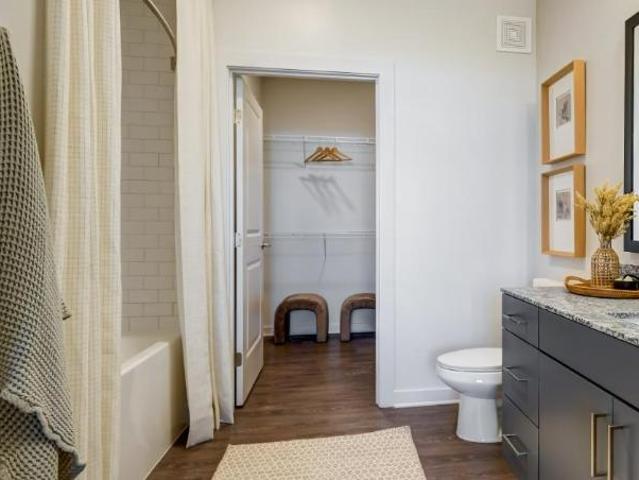 1 Br, 1 bath, Apartment 4980 Stonewall Tell Rd
