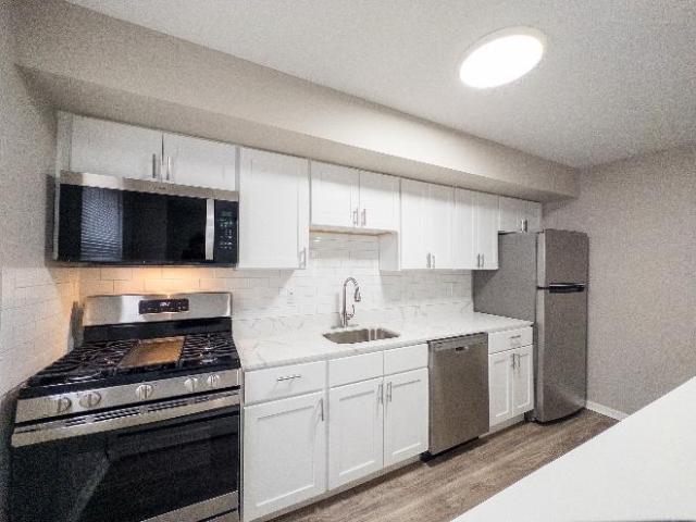 1 Br, 1 bath, Apartment 498 Plaza Boulevard