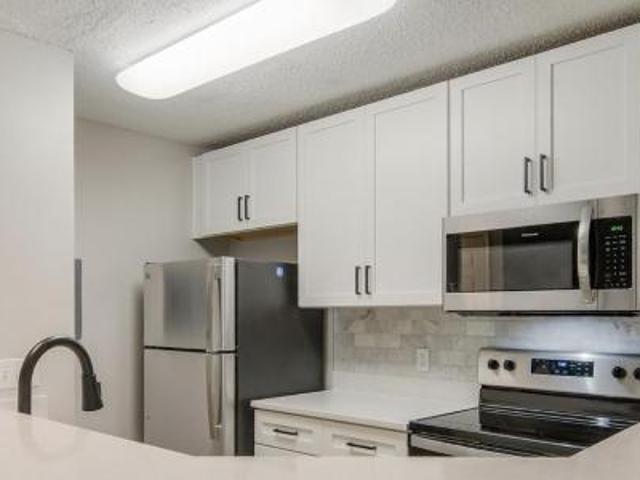 1 Br, 1 bath, Apartment 4901 Tall Timber Dr