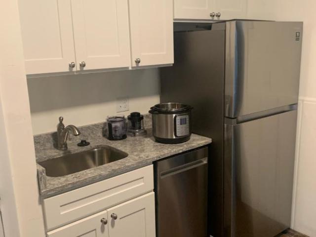 1 Br, 1 bath, Apartment 4 Garden Court