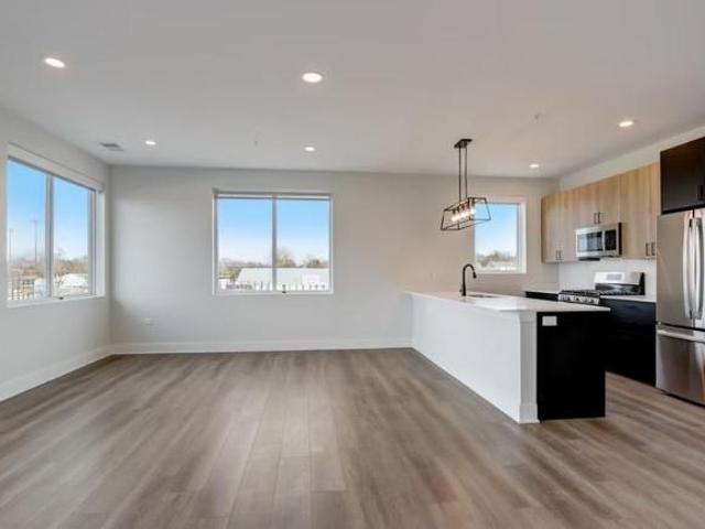 1 Br, 1 bath, Apartment 4 N Hickory Ave