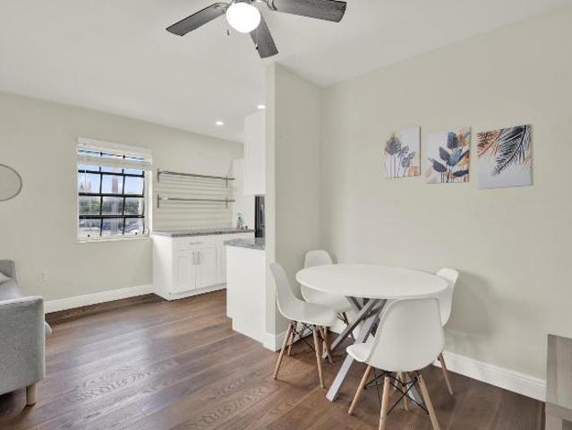 1 Br, 1 bath, Apartment 4 Sidonia Ave
