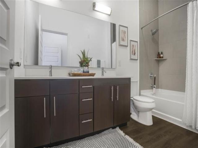 1 Br, 1 bath, Apartment 5080 Camino Del Arroyo