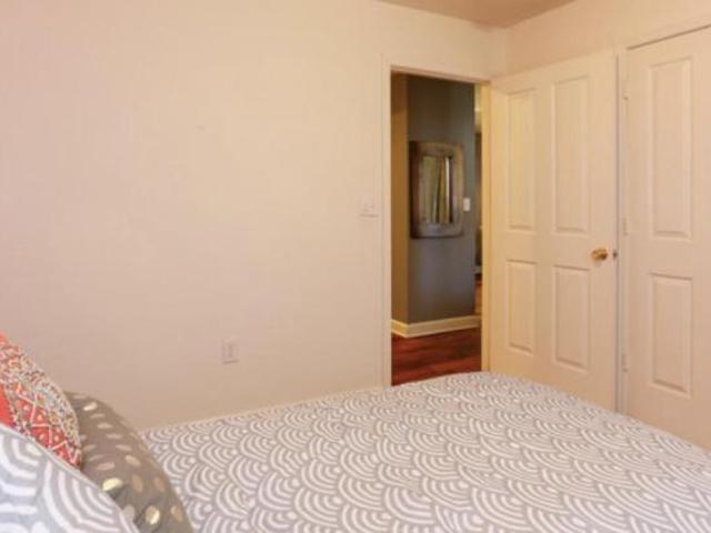 1 Br, 1 bath, Apartment 5005 Community Cir