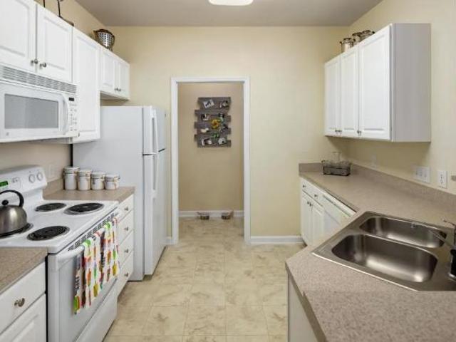 1 Br, 1 bath, Apartment 500 Abberly Crest Blvd