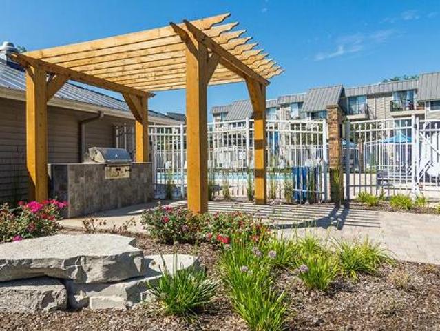 1 Br, 1 bath, Apartment 500 Lakehurst Rd