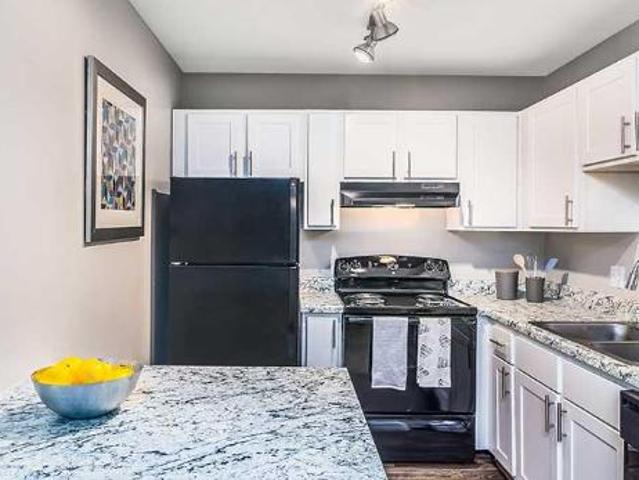 1 Br, 1 bath, Apartment 500 Lakehurst Rd