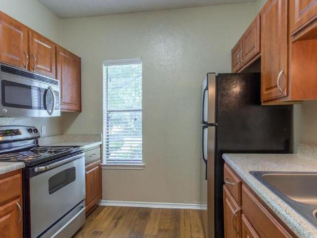1 Br, 1 bath, Apartment 500 Santa Fe Trail
