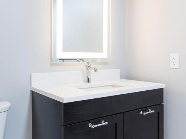 1 Br, 1 bath, Apartment 501 Congress Street