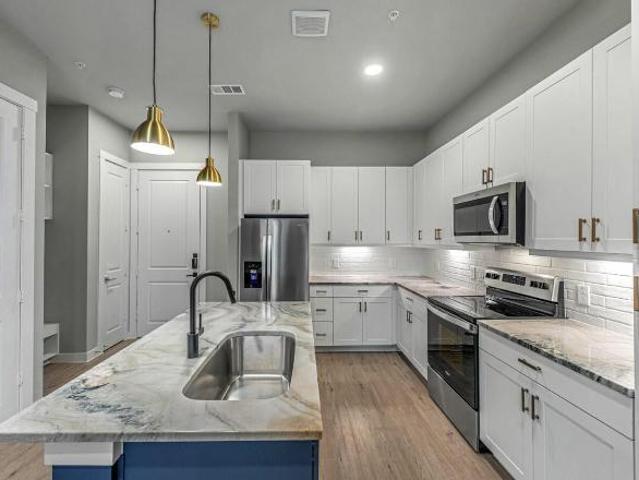 1 Br, 1 bath, Apartment 501 W Rosedale St