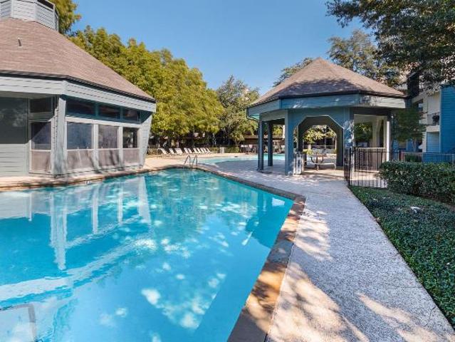 1 Br, 1 bath, Apartment 5030 Savannah Club Dr