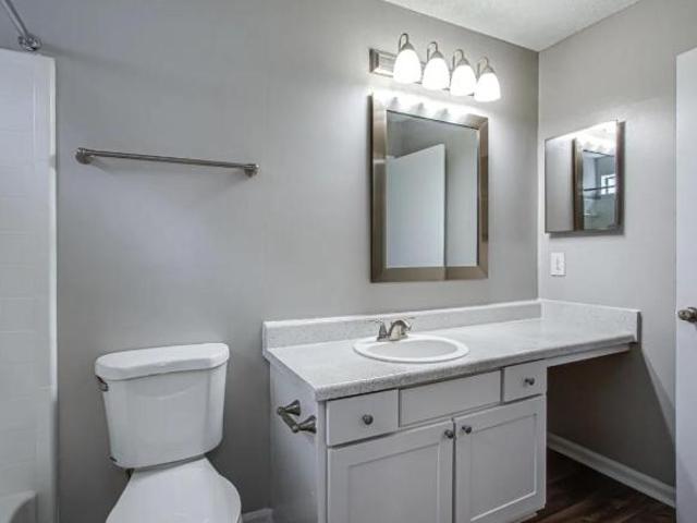 1 Br, 1 bath, Apartment 50 Stoneview Trail