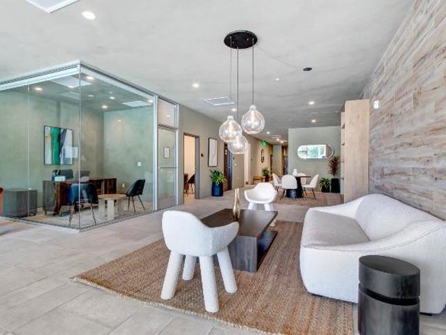 1 Br, 1 bath, Apartment 5181 W Adams Blvd