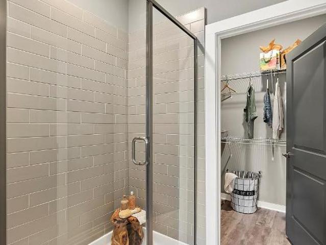 1 Br, 1 bath, Apartment 5110 Alston Glen Dr