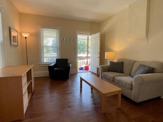 1 Br, 1 bath, Apartment 513 8th Avenue