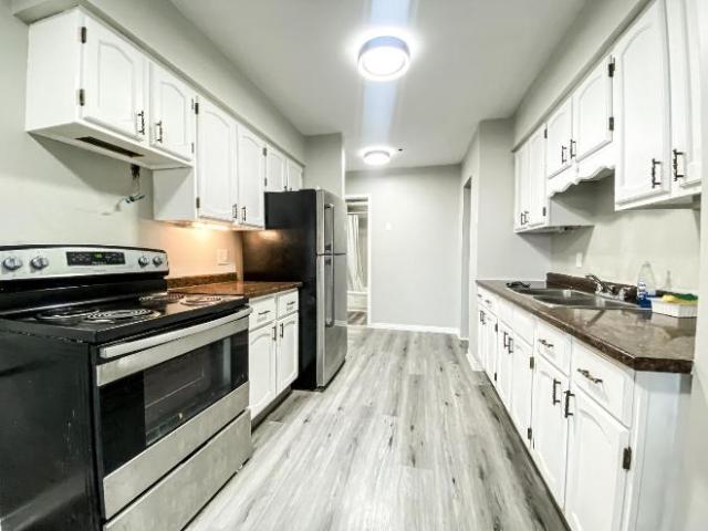 1 Br, 1 bath, Apartment 51 King Street West