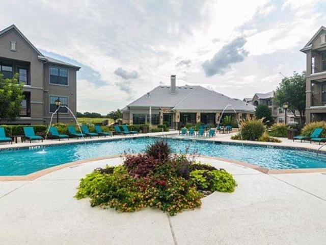 1 Br, 1 bath, Apartment 5250 Town and Country Boulevard