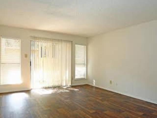 1 Br, 1 bath, Apartment 5200 Meadowcreek Dr