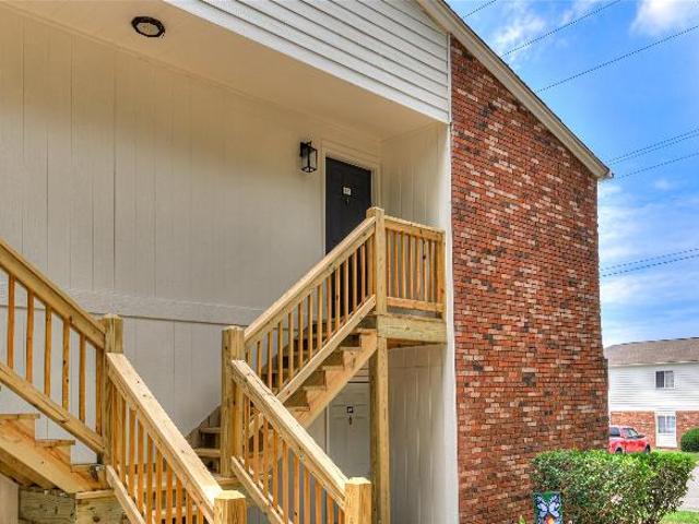 1 Br, 1 bath, Apartment 520 East Buena Vista Avenue