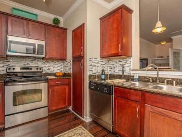 1 Br, 1 bath, Apartment 5219 Maple Ave