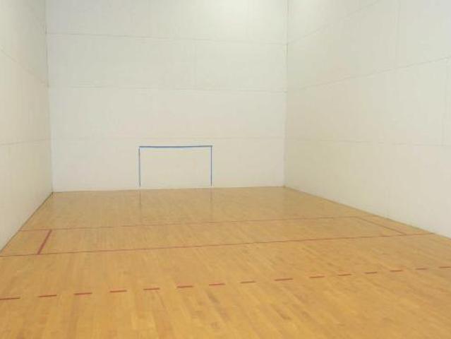 1 Br, 1 bath, Apartment 5225 Blakeslee Avenue