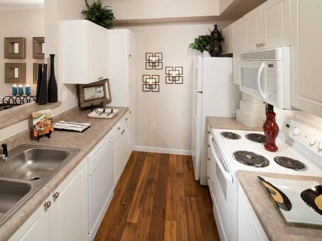 1 Br, 1 bath, Apartment 5230 Bryant Irvin Rd