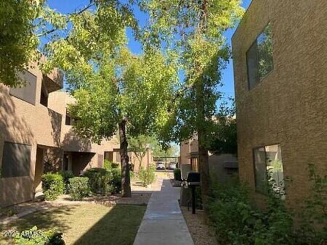 1 Br, 1 bath, Apartment 5350 E Taylor Street