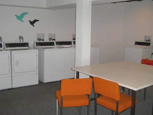 1 Br, 1 bath, Apartment 5326 S Greenwood Ave
