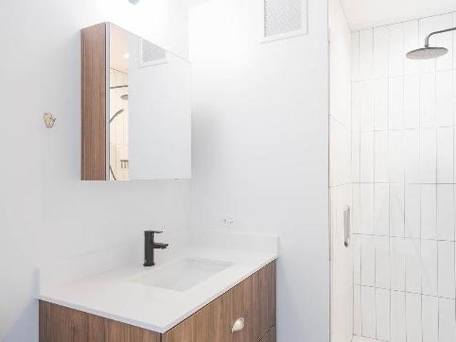 1 Br, 1 bath, Apartment 5440 N Sheridan Rd